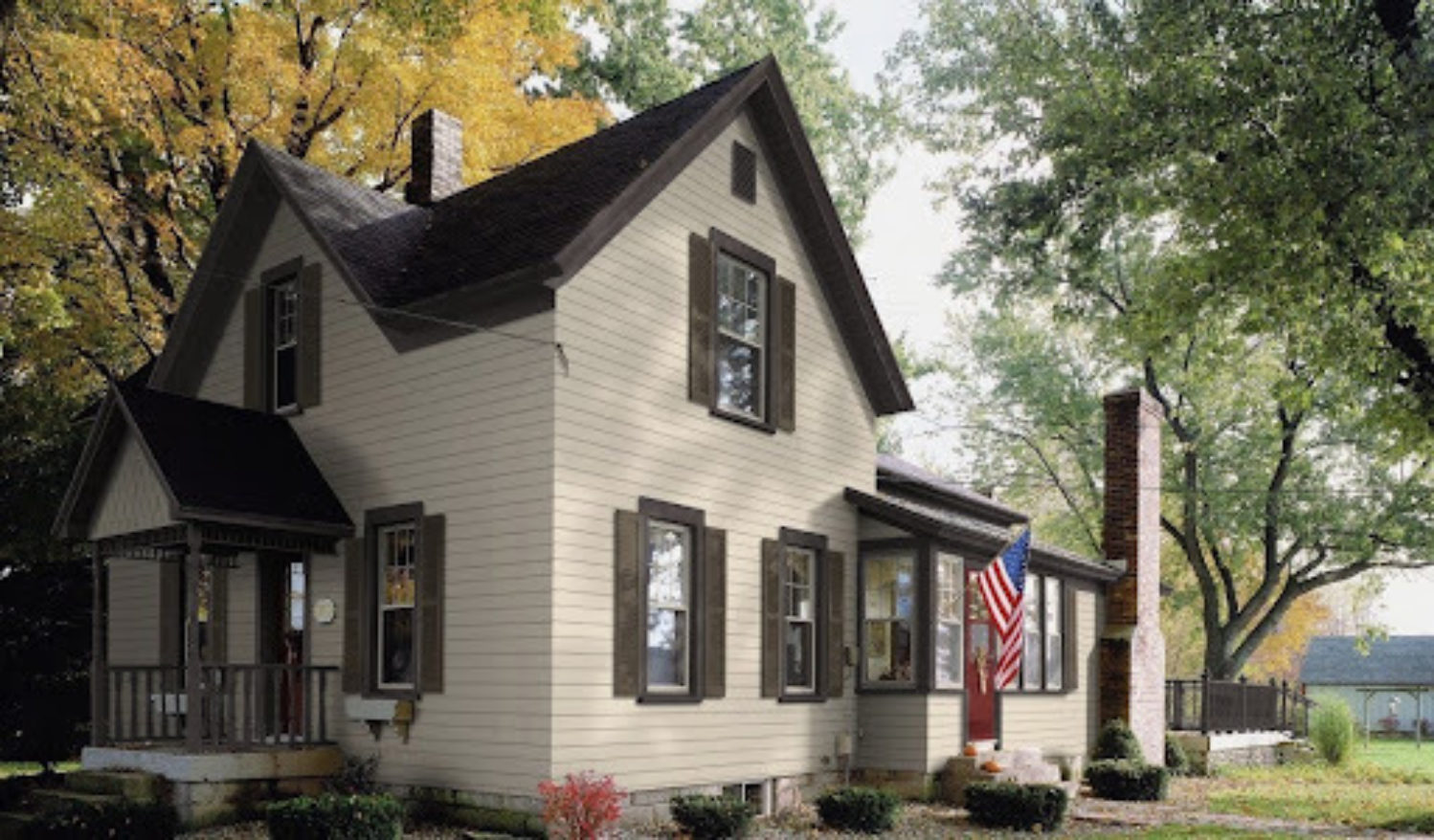 9 Beautiful Taupe Siding Colored Homes | Allura USA