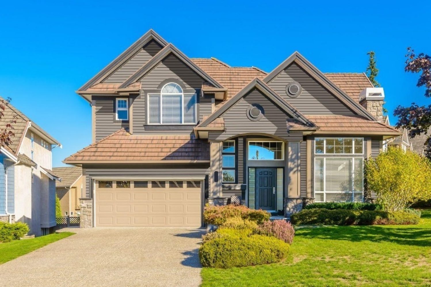 12 Greige Siding Home Designs Ideas To Know | Allura USA