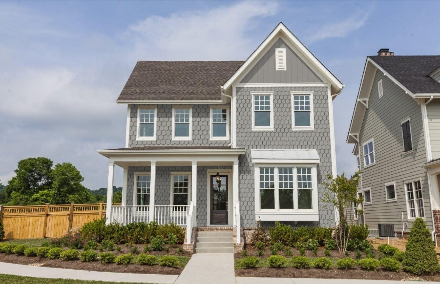 11 Fishcale Siding Home Designs and Ideas | Allura USA