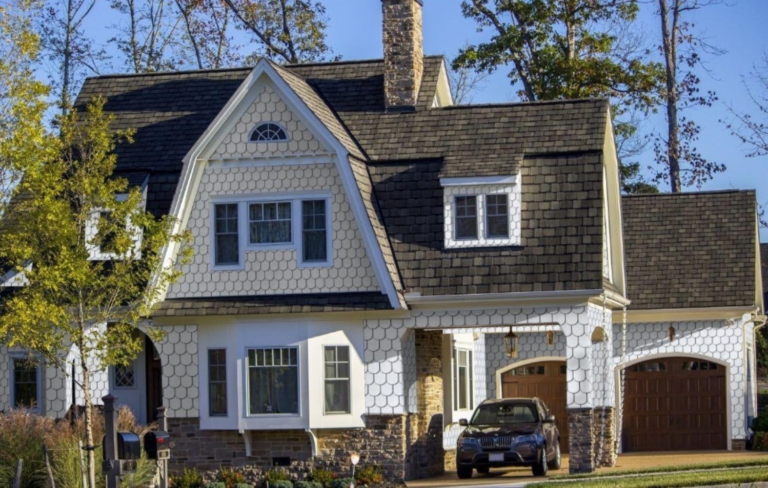 11 Fishcale Siding Home Designs and Ideas | Allura USA