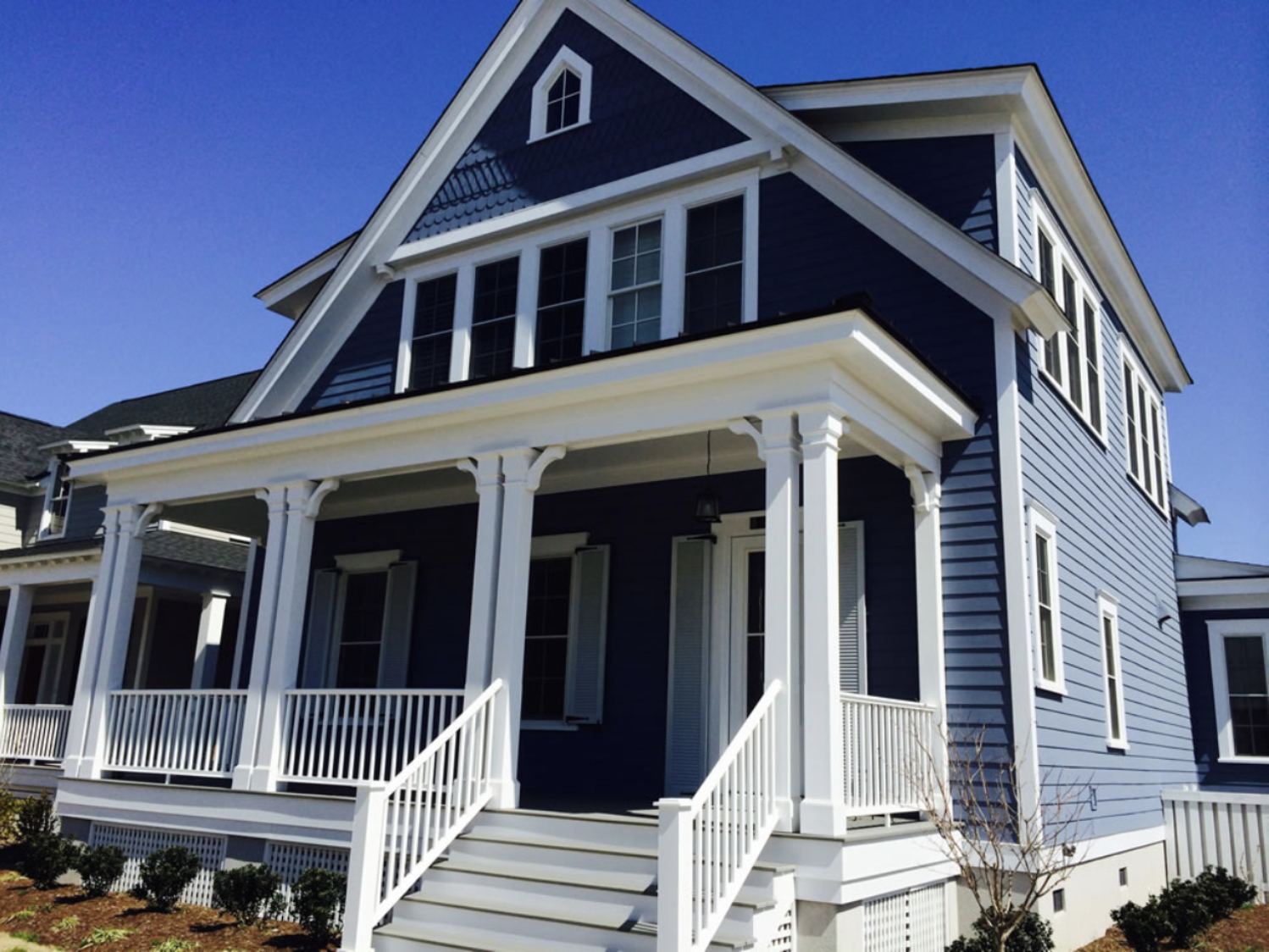 5 Midnight Blue & Dark Blue Siding Color Ideas | Allura USA