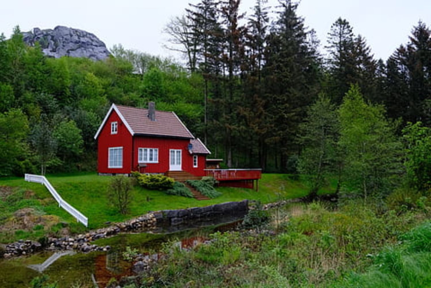 8 Cottage Lap Siding Ideas for a Rustic and Charming Aesthetic | Allura USA