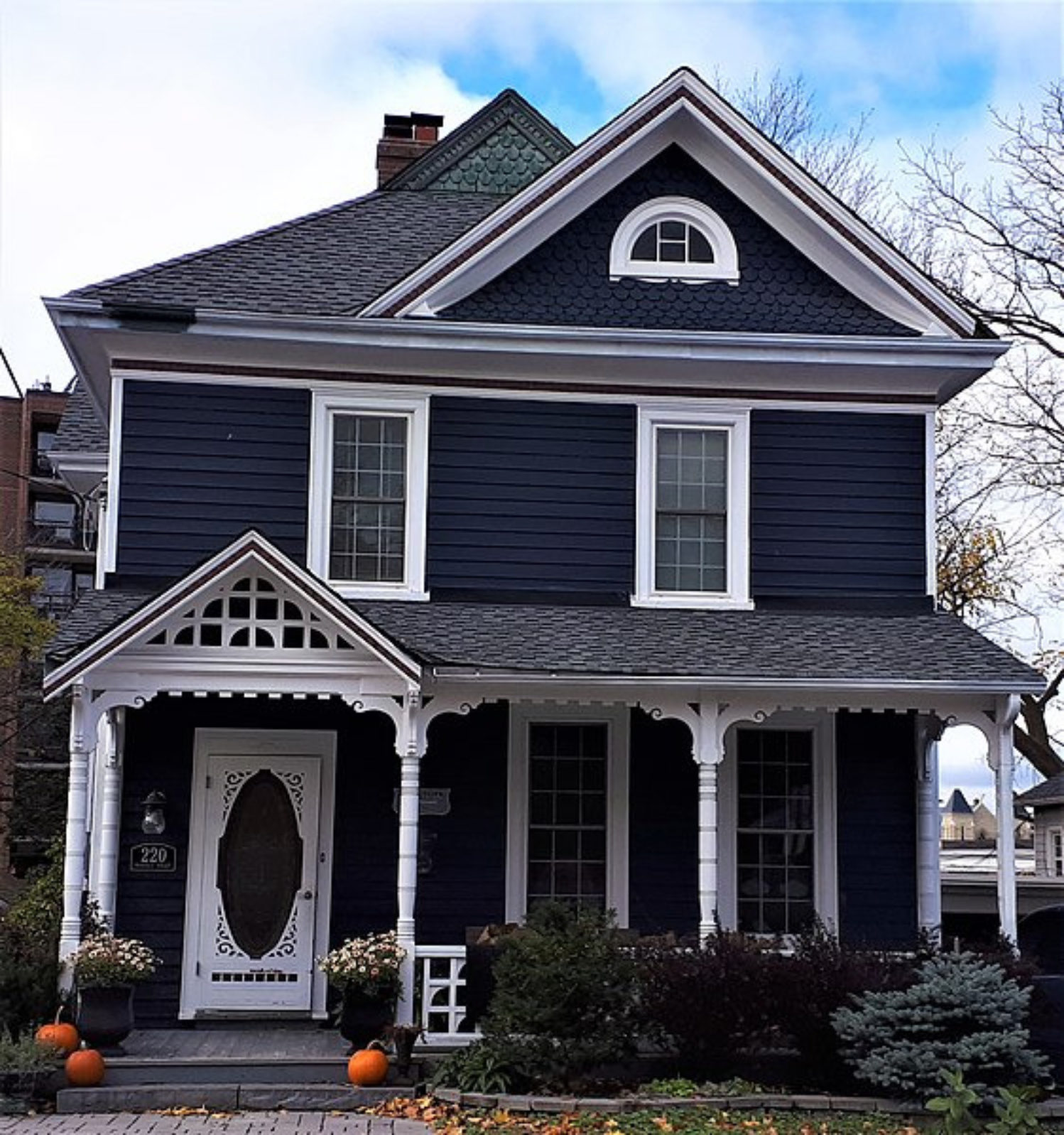 7 Greyish Blue Siding Home Design Ideas | Allura USA