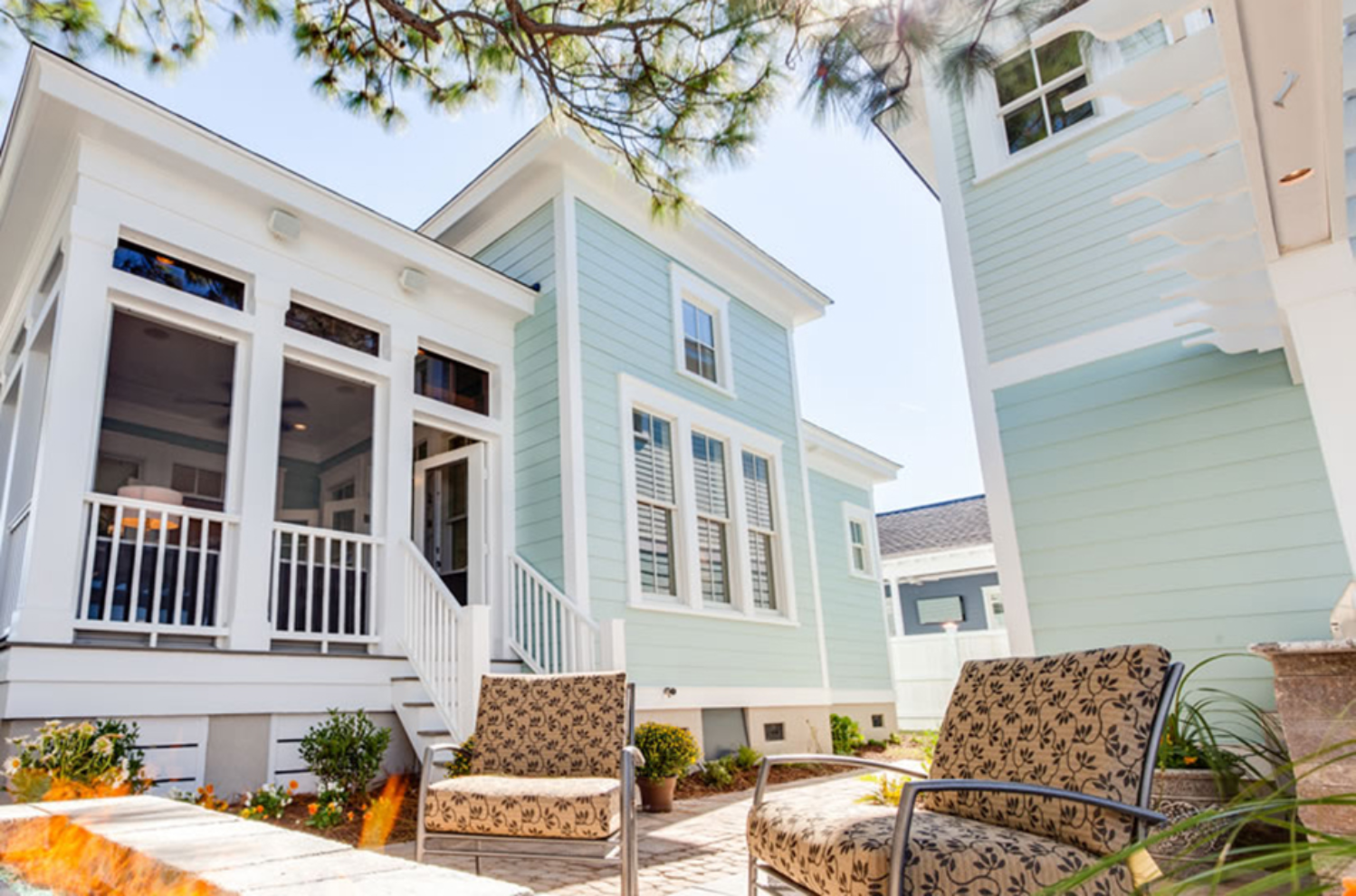 The Best Time of Year to Replace House Siding | Allura USA