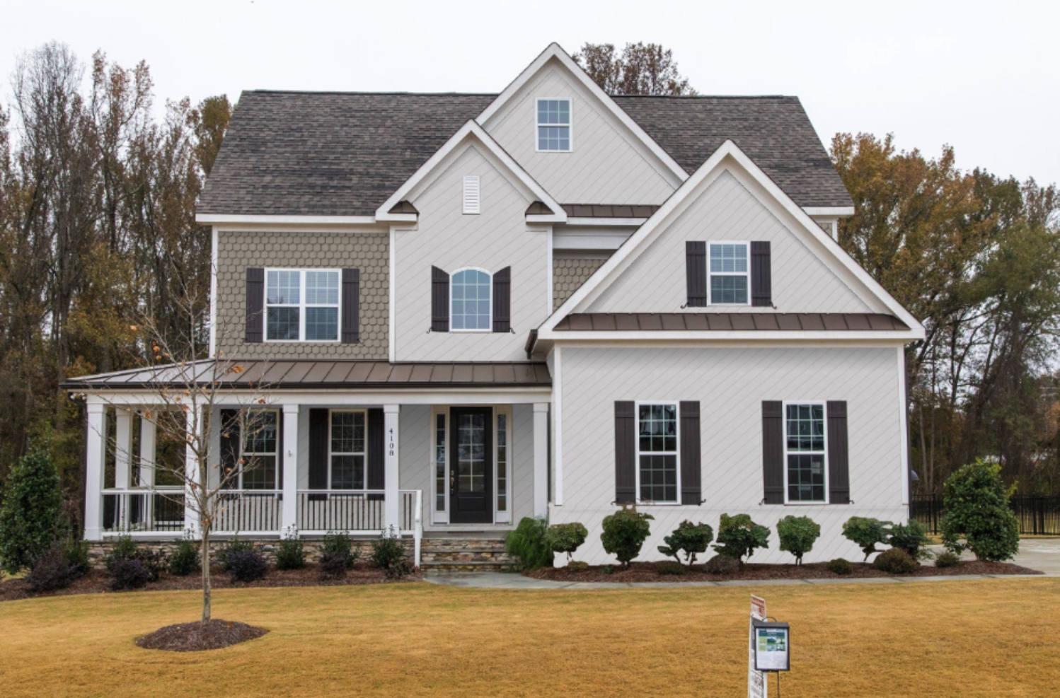 11 White House with Black Shutter Design Ideas | Allura USA