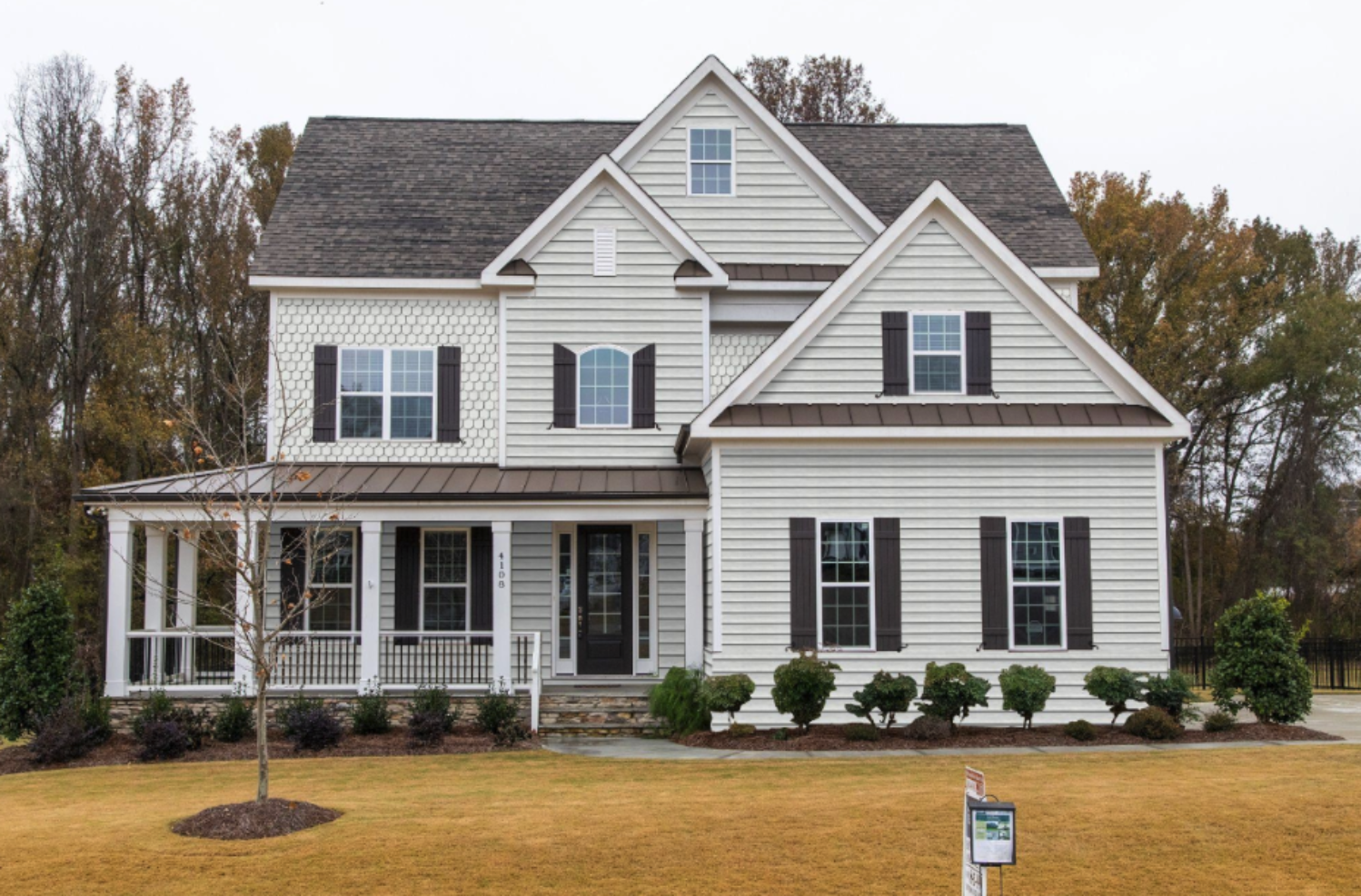 11 White House with Black Shutter Design Ideas | Allura USA