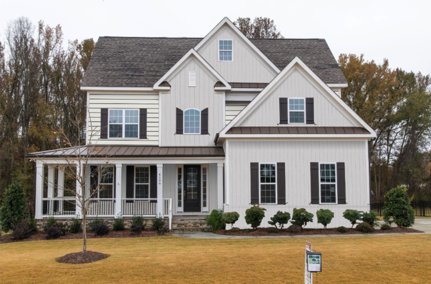 11 White House with Black Shutter Design Ideas | Allura USA