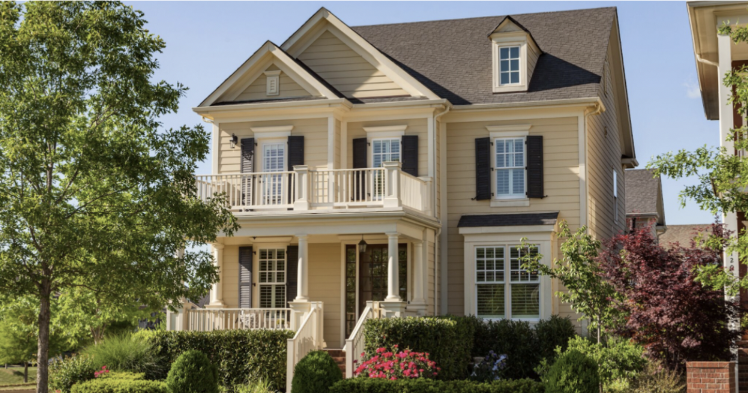 7 Cream Siding Color Scheme Options for Your Home | Allura USA
