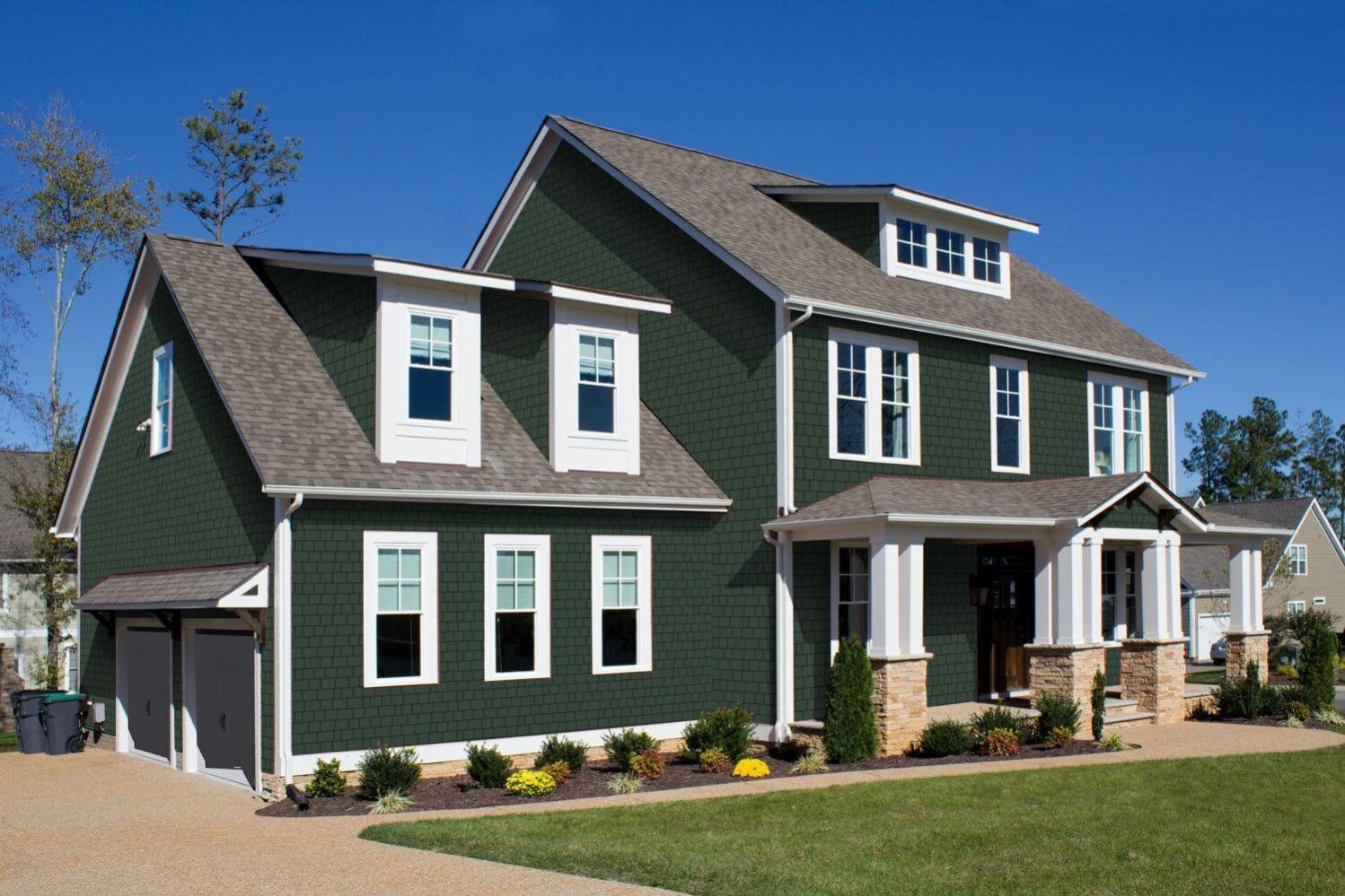 8 Forest Green House Siding Design Ideas | Allura USA