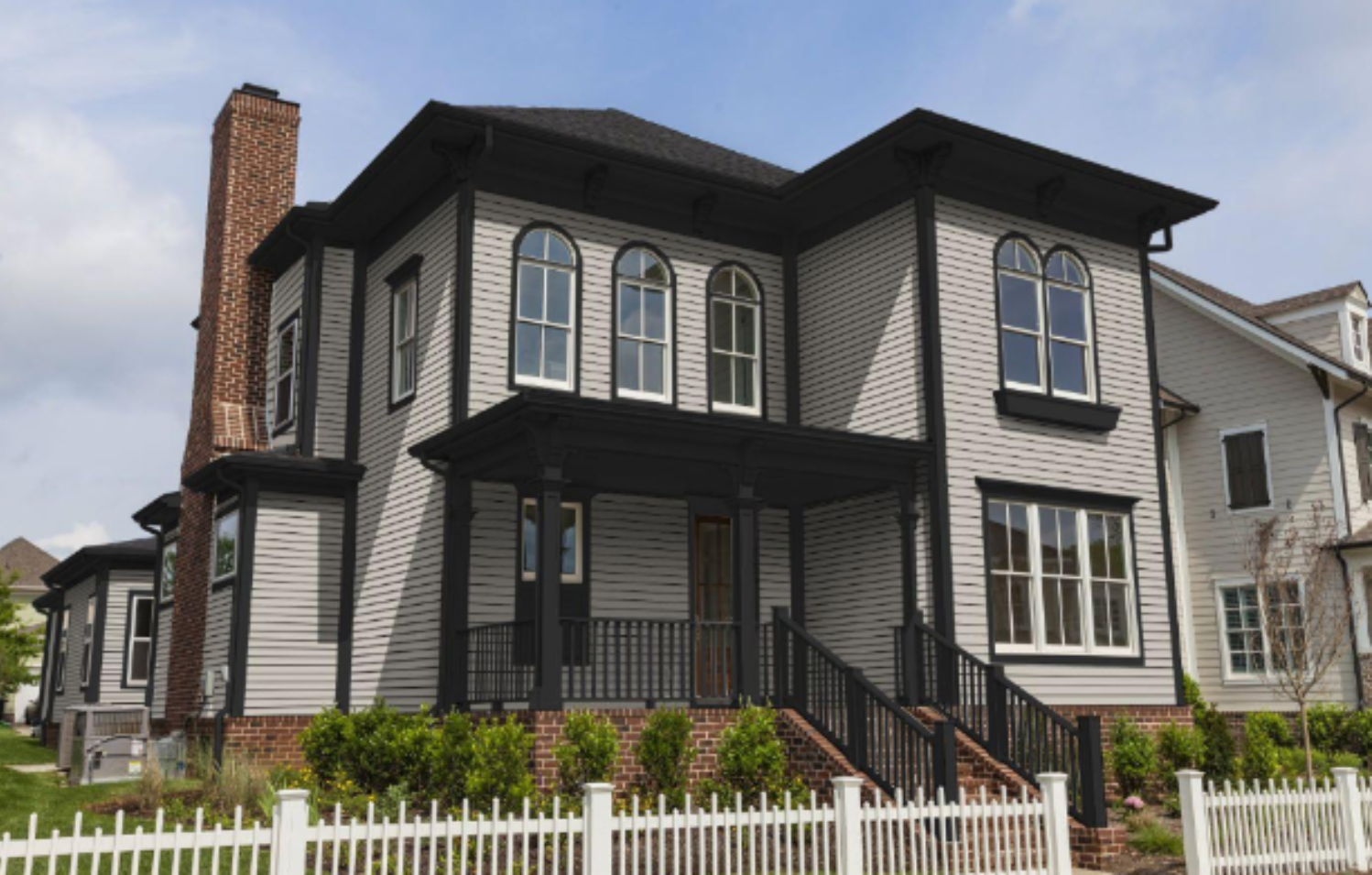 Pairing a Modern Grey House with Black Trim | Allura USA