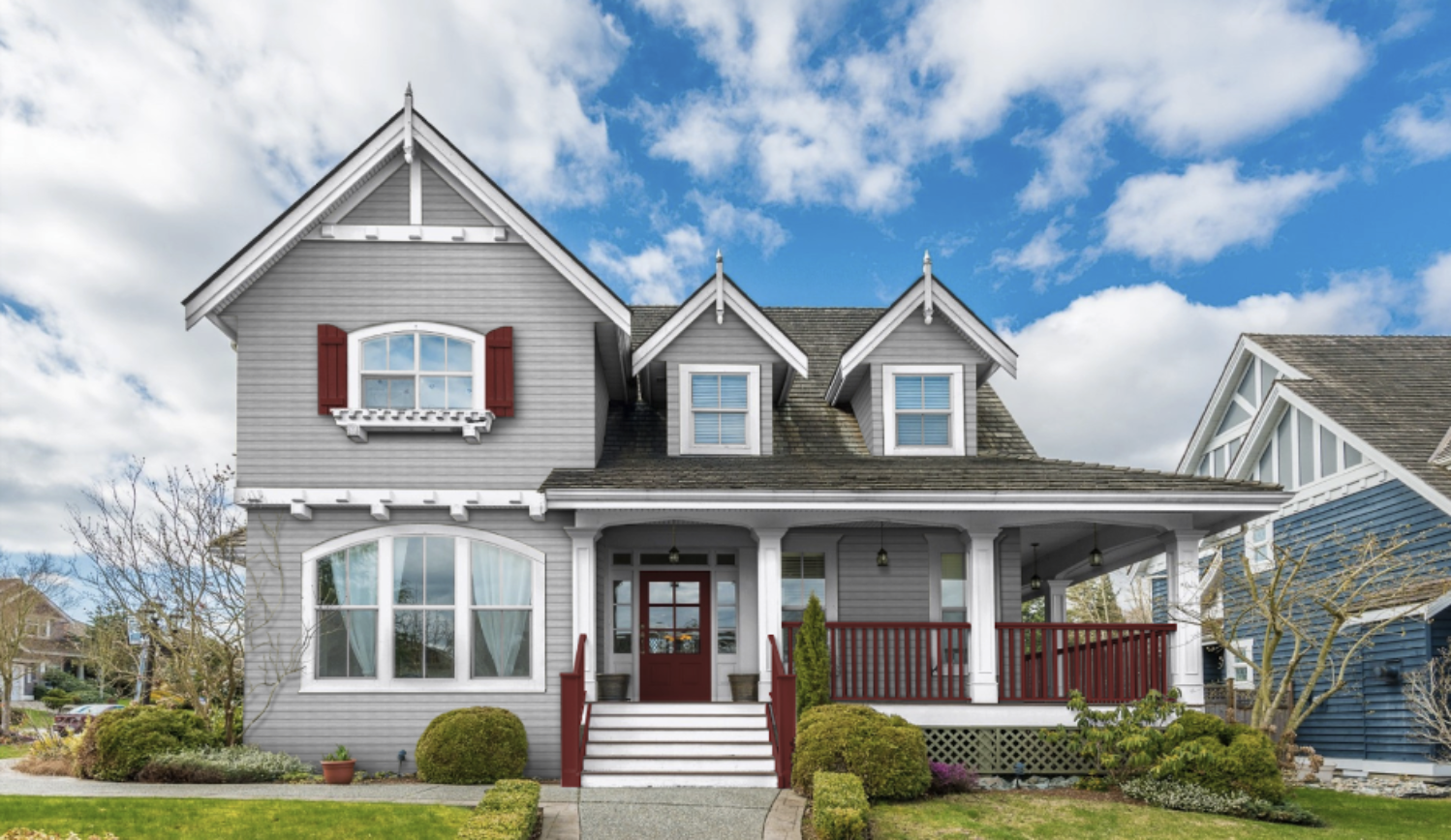 12 Stunning House Siding and Roof Color Combinations | Allura USA