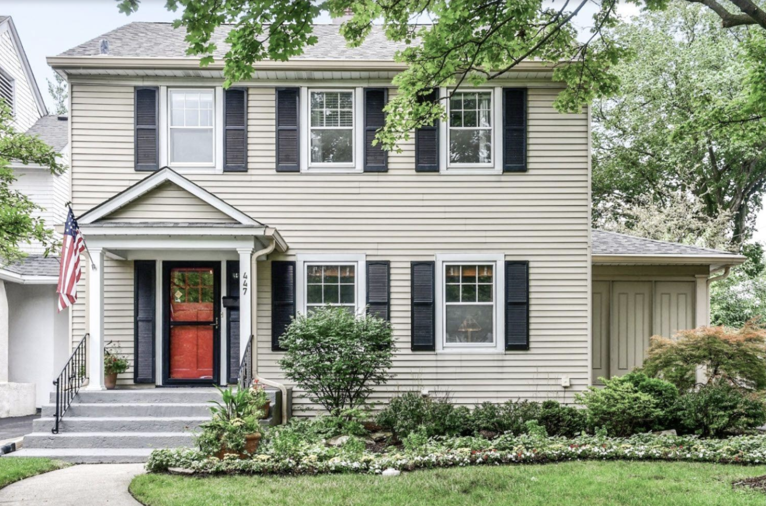 5 Best Exterior Colors for Small Houses | Allura USA